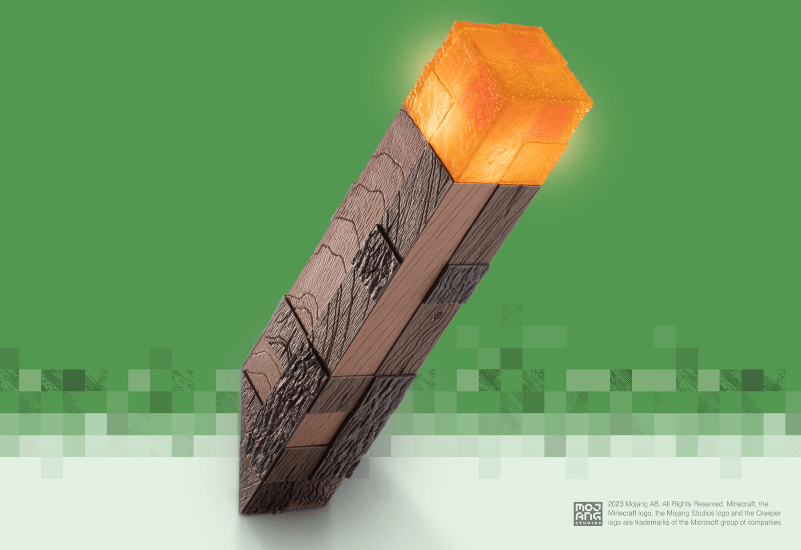 NOBLE COLLECTION Minecraft Illuminating Torch Replica – igabiba